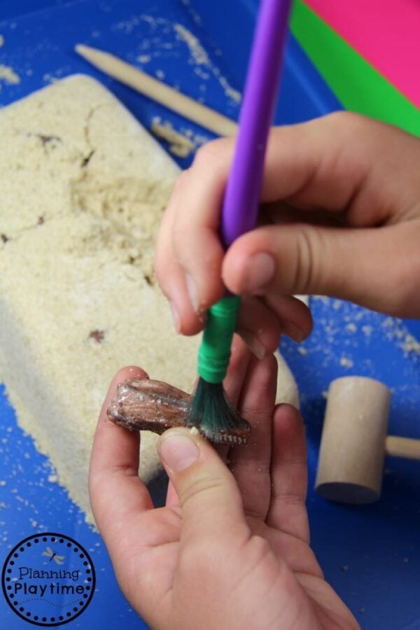 Dinosaur Dig for Kids - Planning Playtime